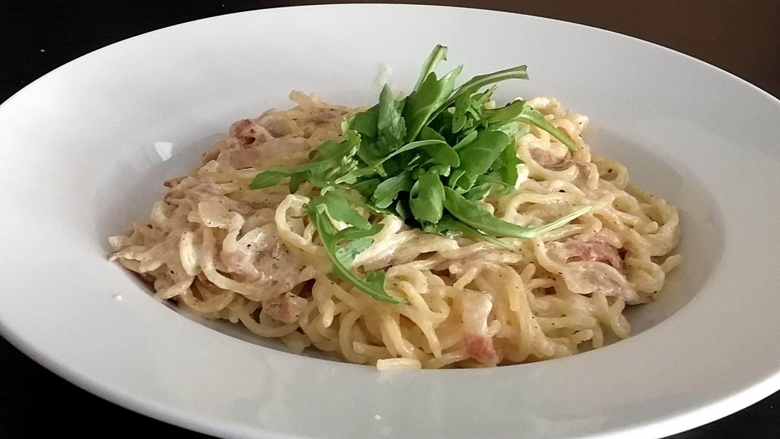 Spaghetti alla carbonara - Capri Buda • Capri Pizzéria